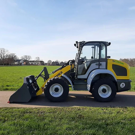 Първият напълно електрически колесен товарач Kramer 5055e от Стротех ...