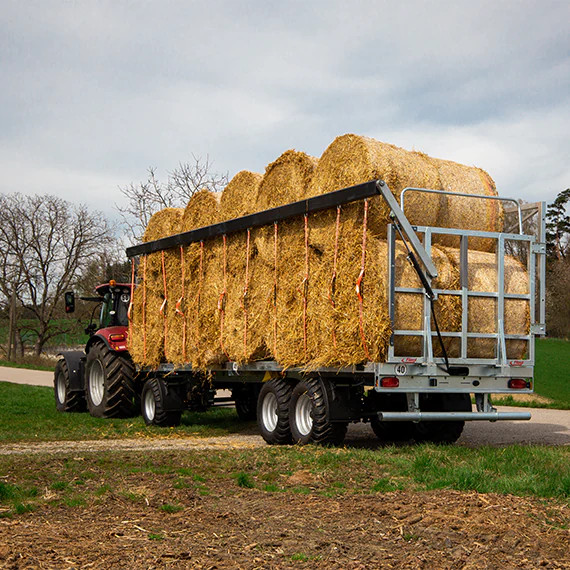 Fliegl представя най- новата си платформа за бали DPW210 BL ULTRA