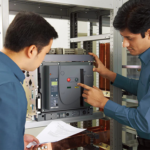 Нови EasyPact MVS високотокови въздушни прекъсвачи